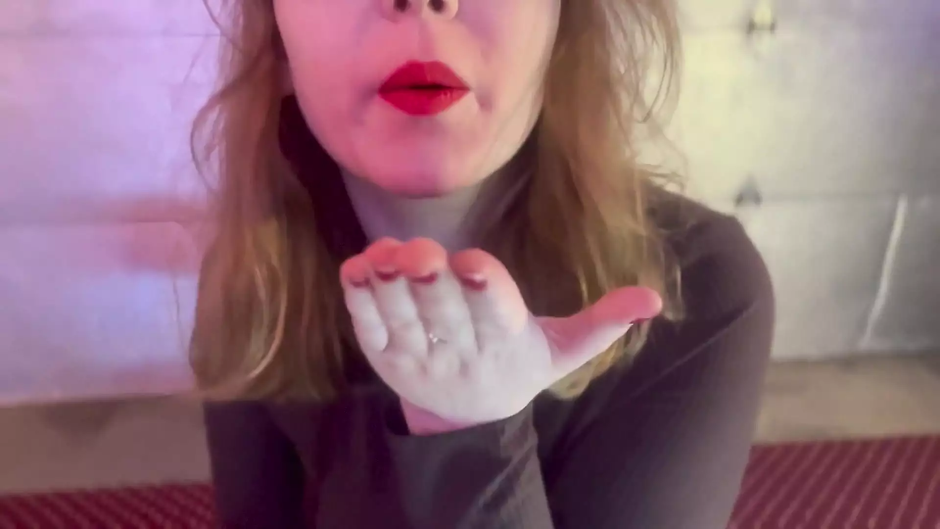 潮吹在我的尼龙袜上 Xhamster