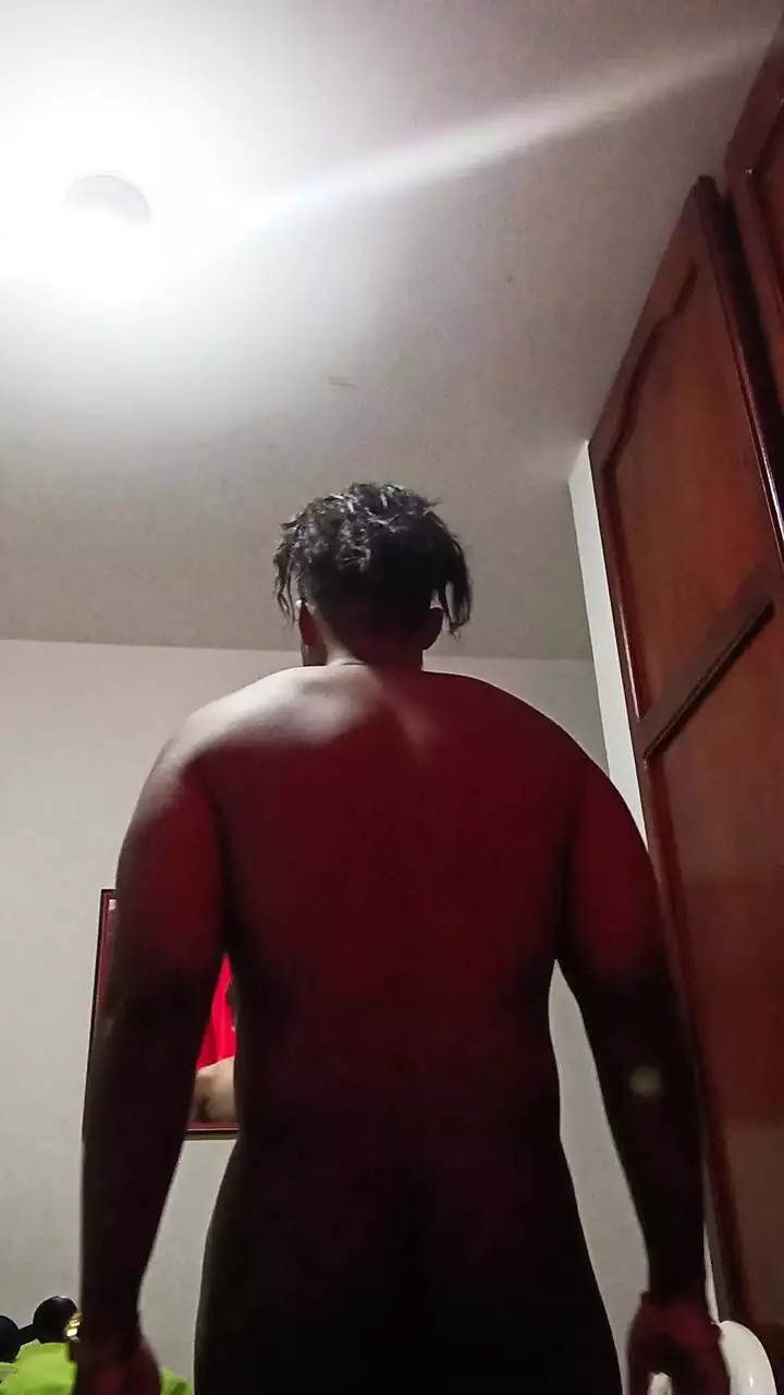 Großer schwarzer schwanz | xHamster