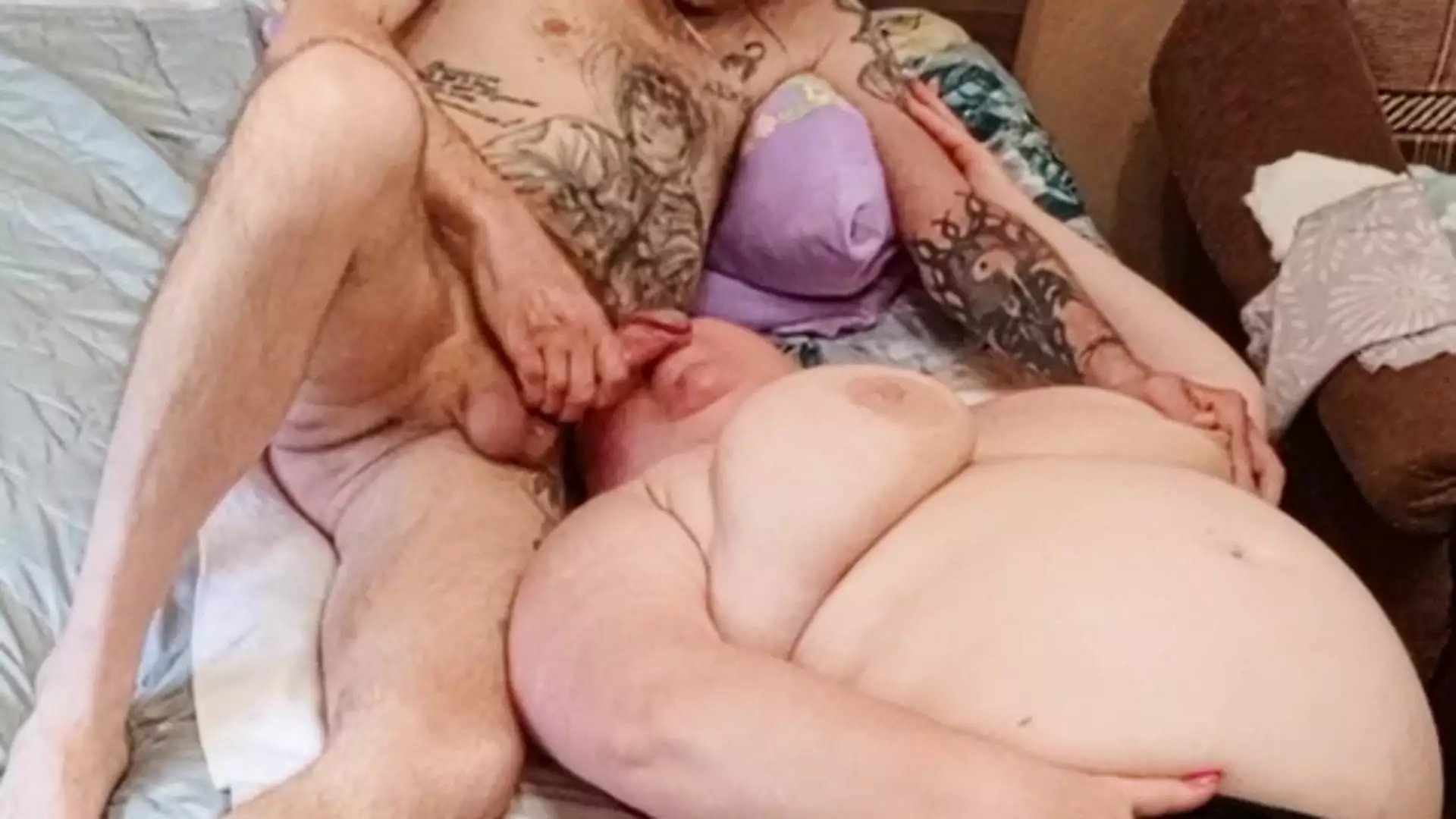 Une Belle Mère Reçoit Une Dose De Sperme Dans Sa Bouche Et La Boit Xhamster