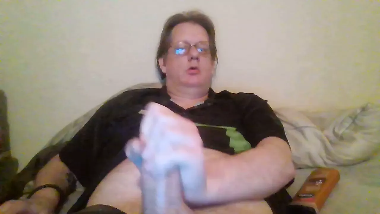 Je suis peut-être un peu moche, mais j'ai une belle bite | xHamster