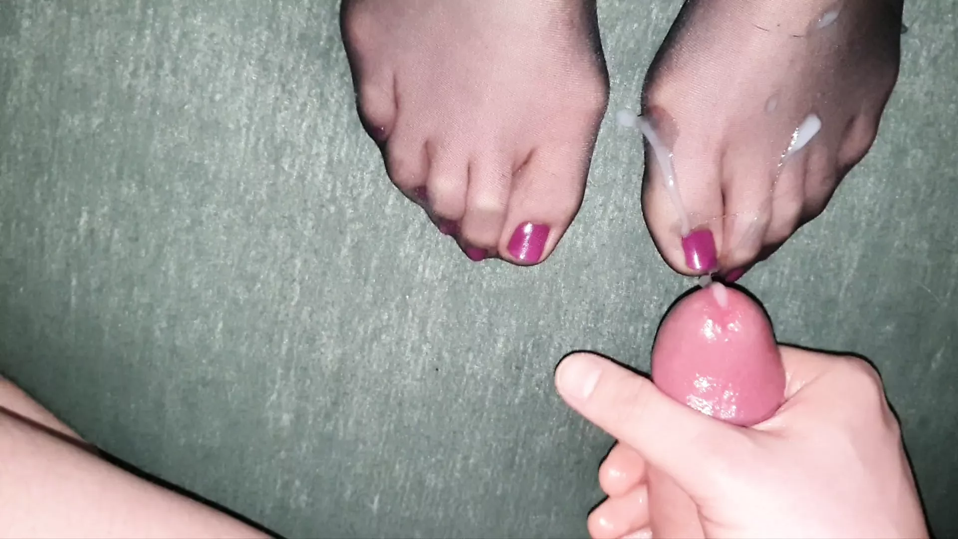 Komm Auf Die Gefesselten Nylonfüße Der Ehefrau Rote Polnische Pediküre Xhamster