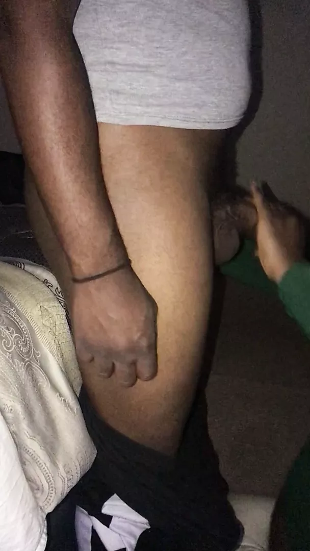 Menelan setiap titisan terakhir daripada kote hitam besar | xHamster