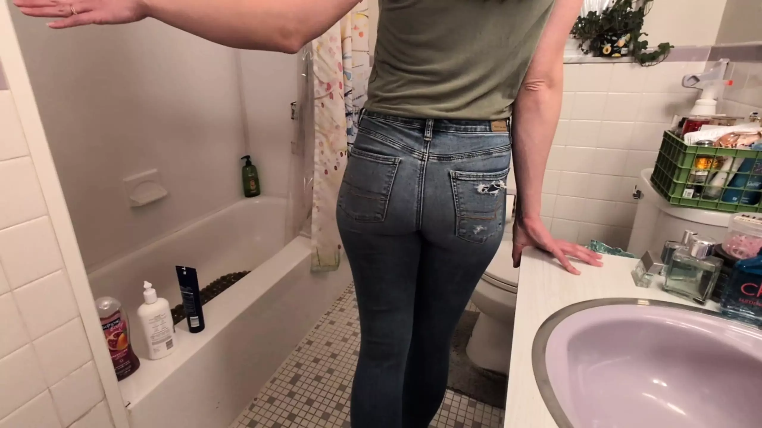 Pee Desperation And Golden Shower In Jeans American Amateur Porn