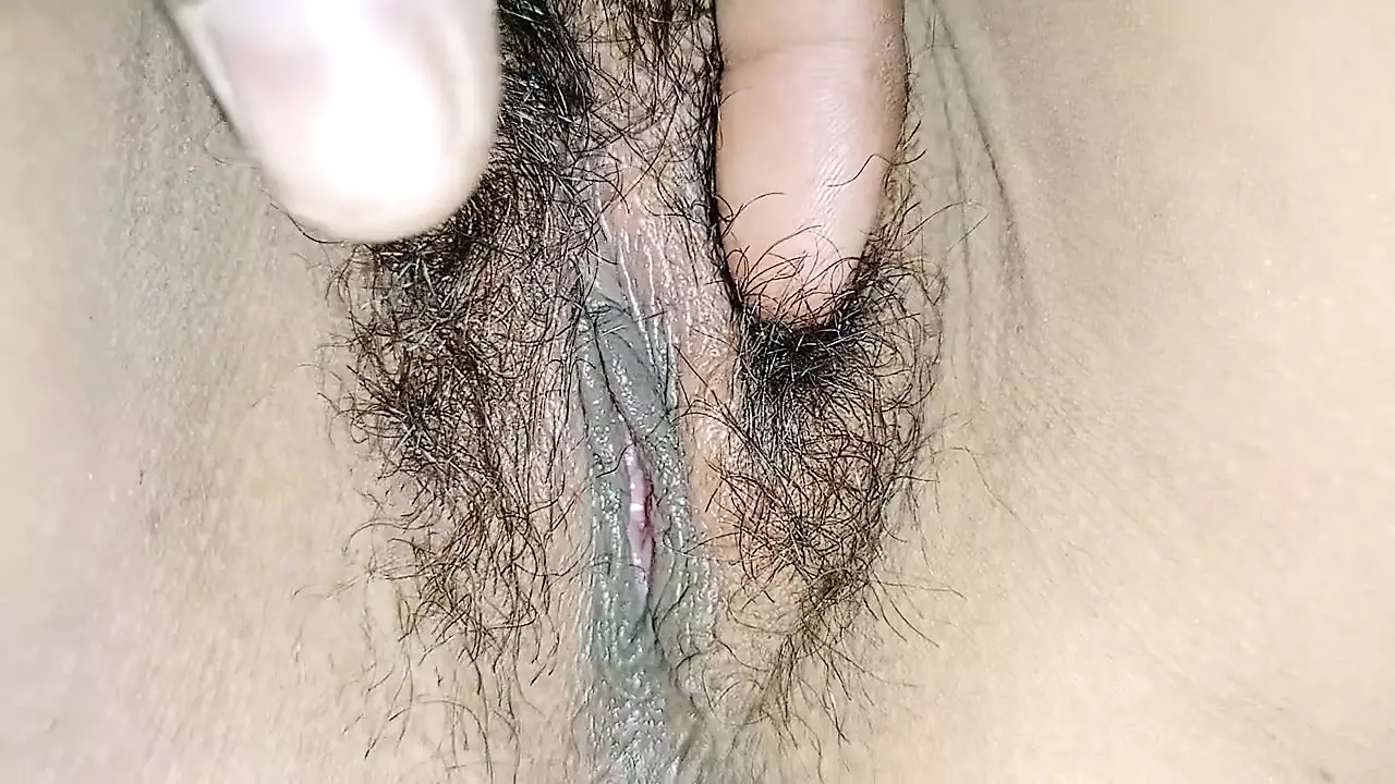 Bhabhi desi sexy... Une jolie desi indienne se fait baiser plus fort et suce une bite | xHamster