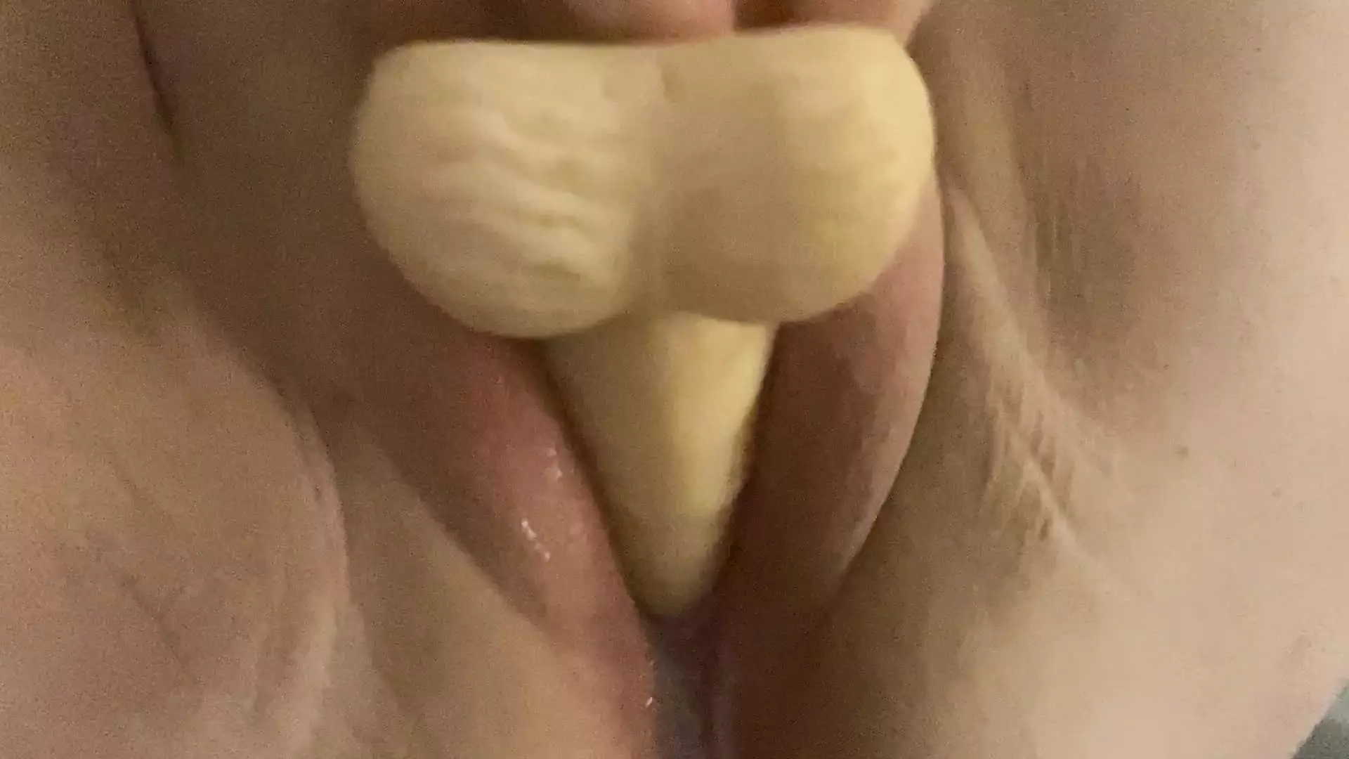 Großer Dildo, enge Muschi | xHamster