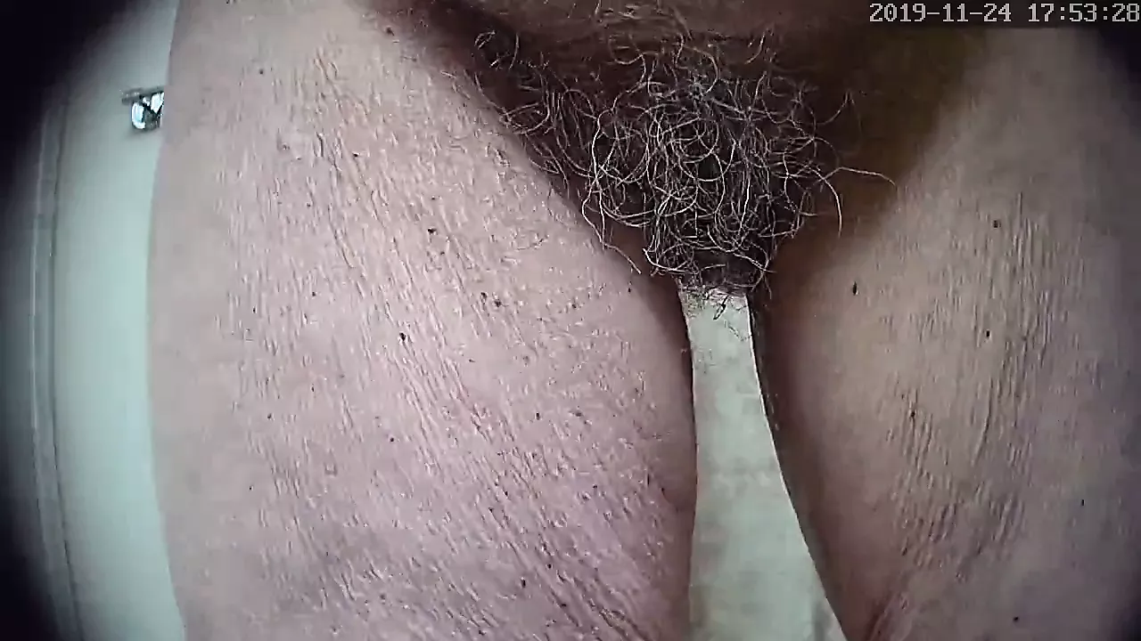 Oma hat eine sehr behaarte Muschi | xHamster