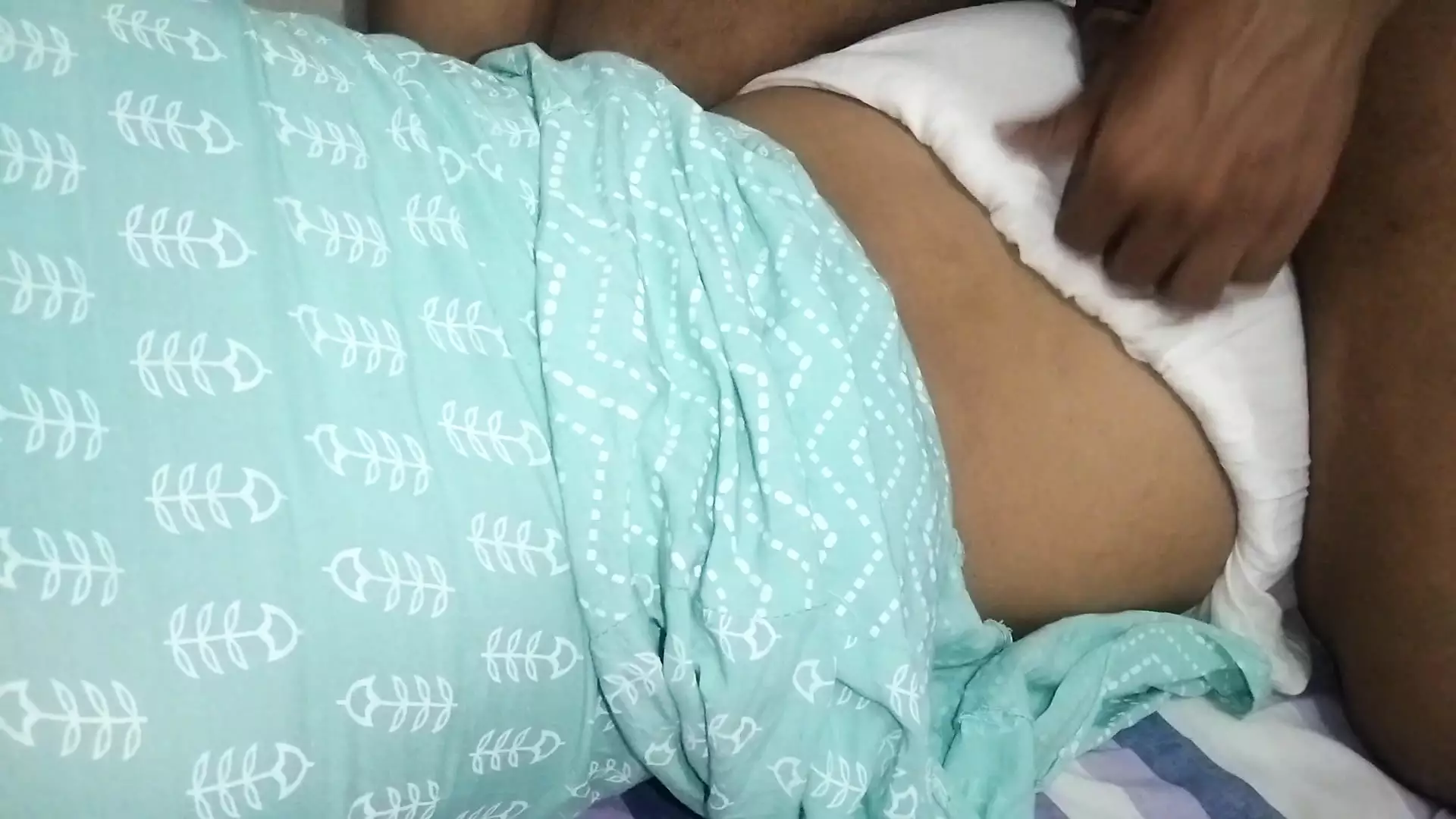 我在她的时候操了我的女朋友 Xhamster