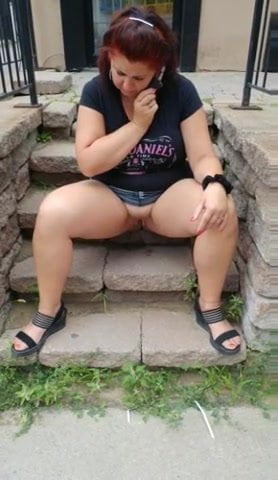 Leslie Della Allen Pisst Für Durstiges Mädchen Xhamster
