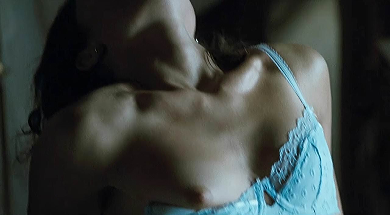 एलीट स्कैंडलप्लैनेट में एमिली जोर्डन का नग्न सेक्स दृश्य Xhamster