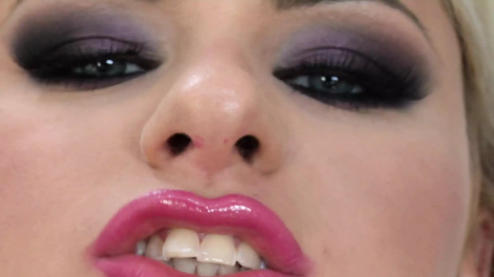 Mit meinem dildo spielen | xHamster