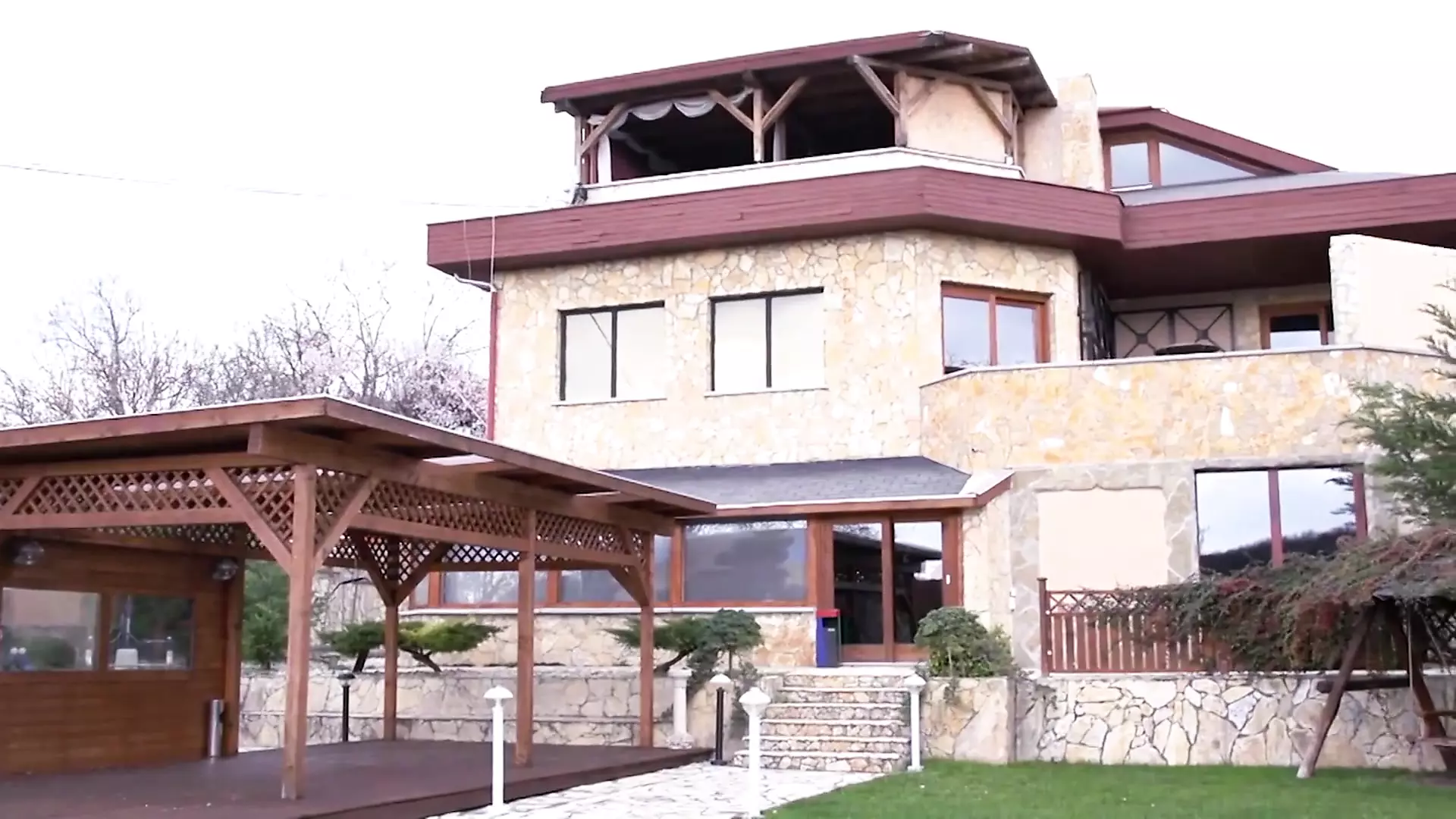 Deux couples sexy adorent la sodomie et les a2m | xHamster