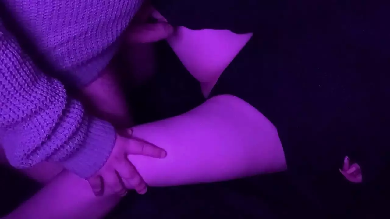 Mi masturbo con una ragazza che si masturba con un vibratore | xHamster