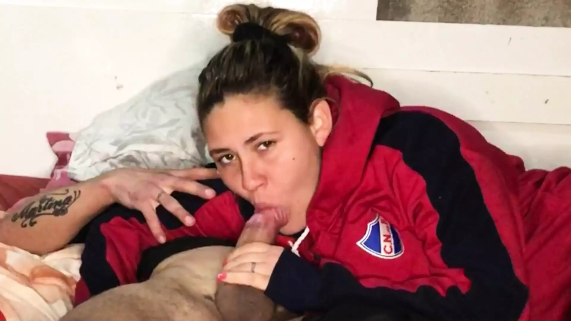 A 18 éves Mostohanővér Nagy Adag Cumot Vesz A Szájába Xhamster