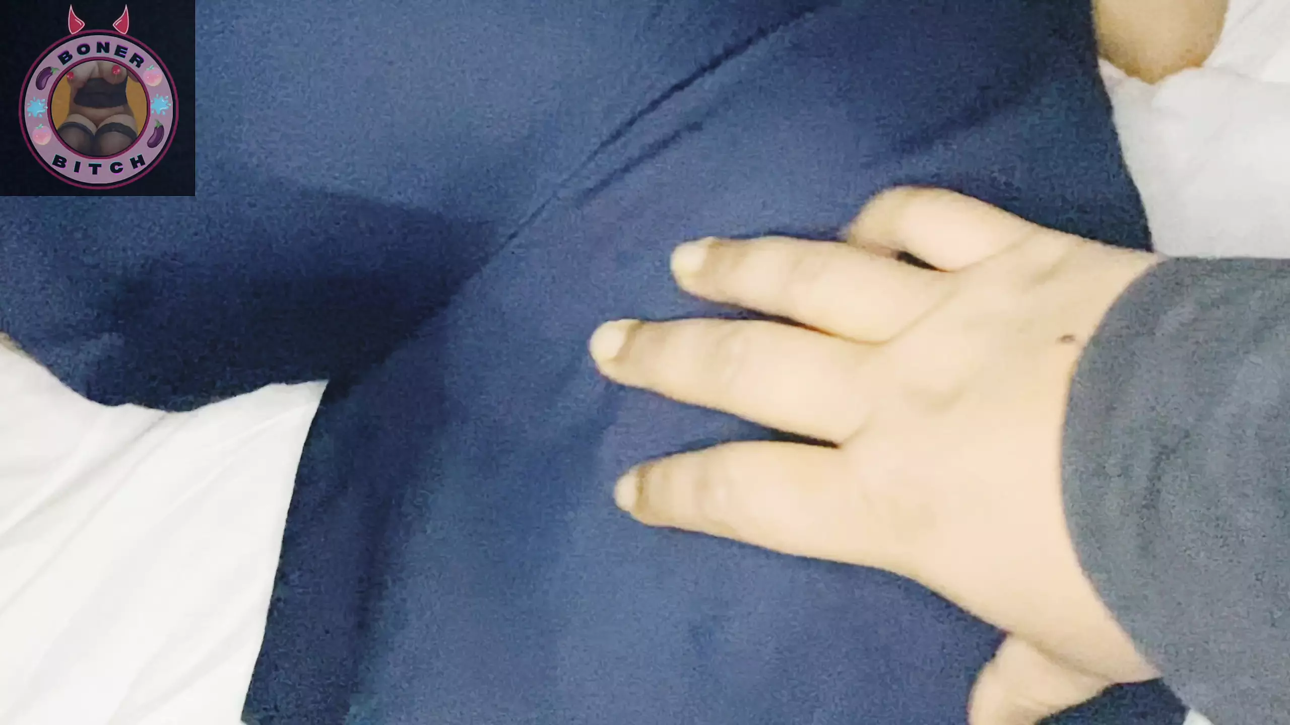 Meine sexy indische stiefschwederin neckt mich mit ihrem riesigen arsch und dicken möpsen und ...