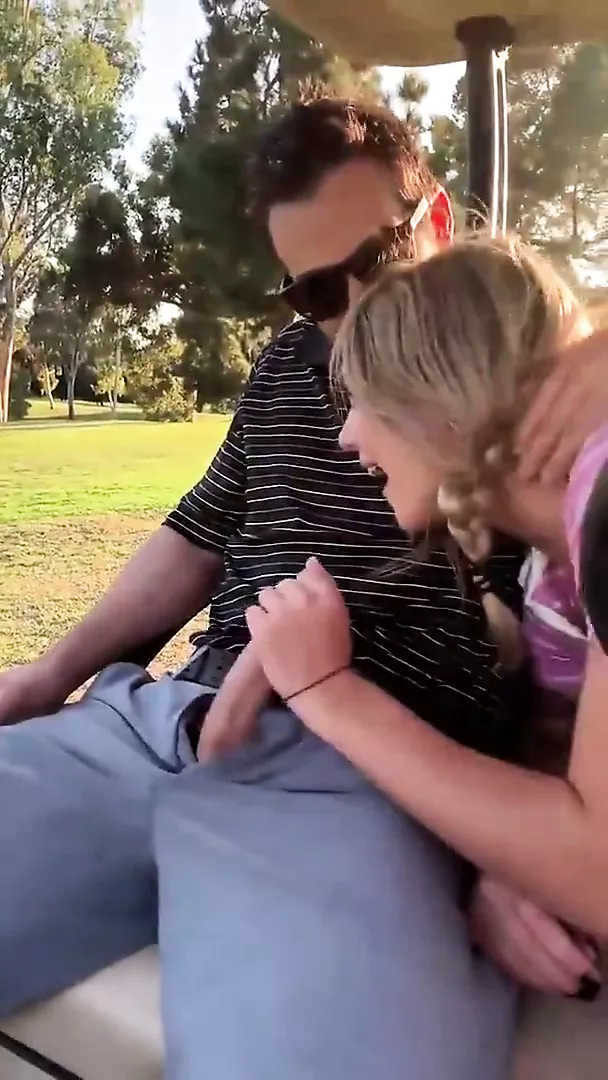 Lass meine Freundin im Golfclub den Schwanz meines Freundes lutschen | xHamster