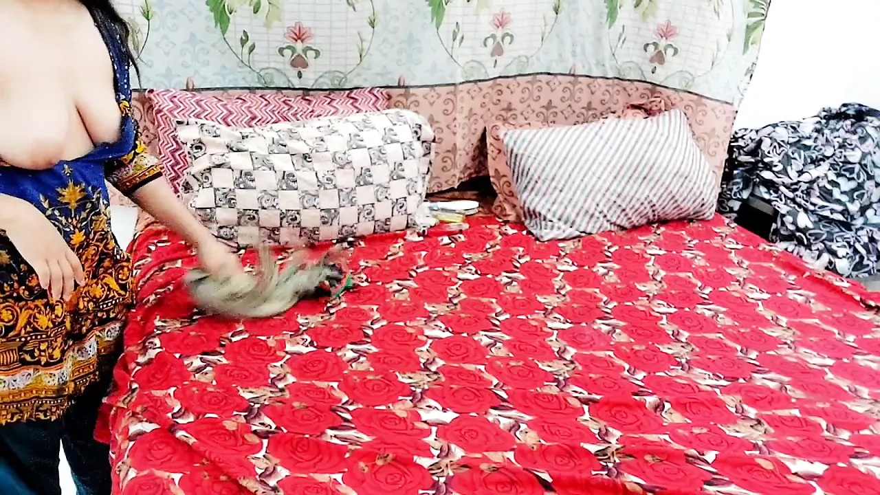 Xxx desi village mucama mostrando tetas y seduciendo a su jefe con claro audio hindi | xHamster