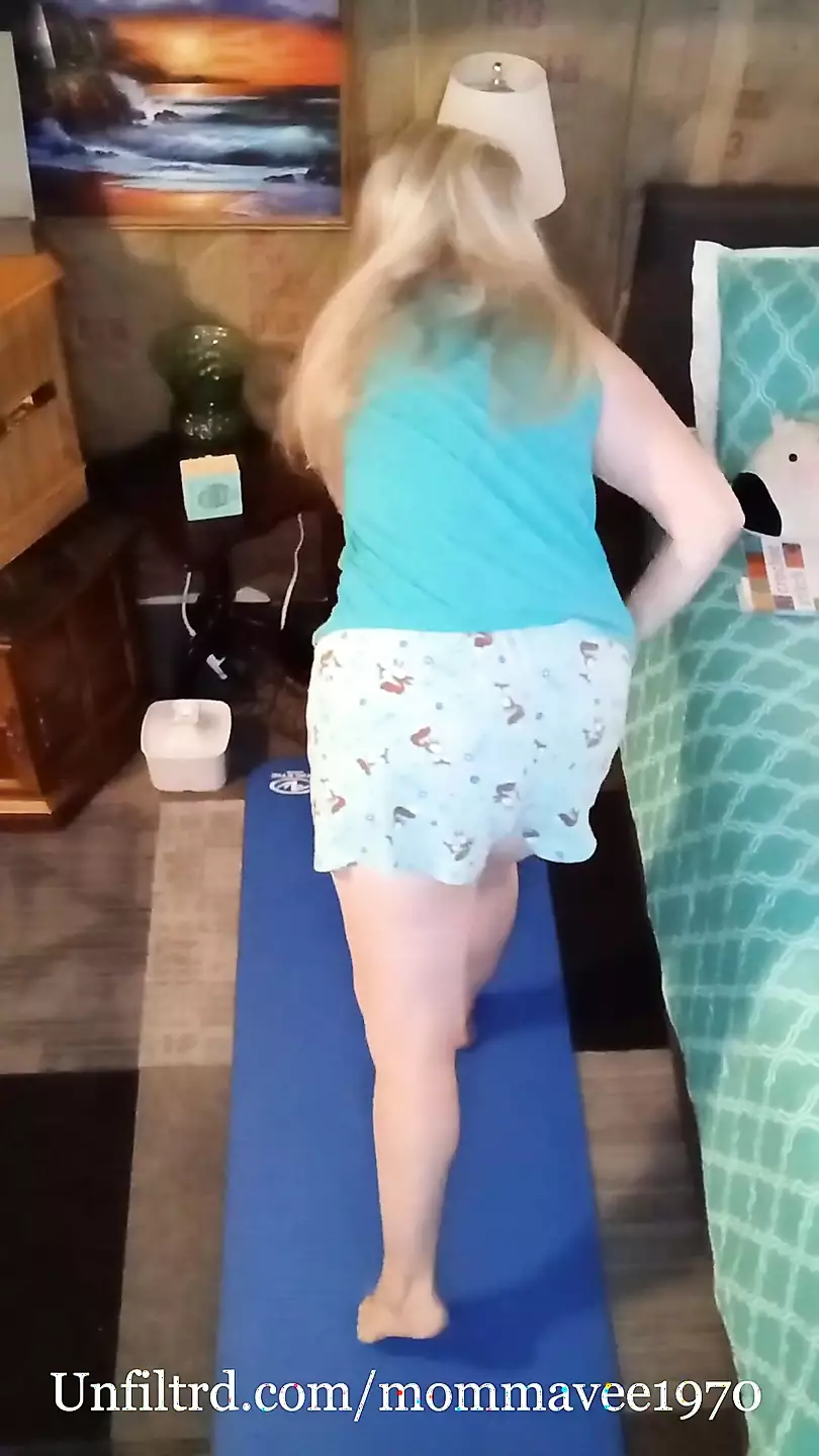 ¡yoga Desnudo Temprano En La Mañana Con Milf Caliente Xhamster