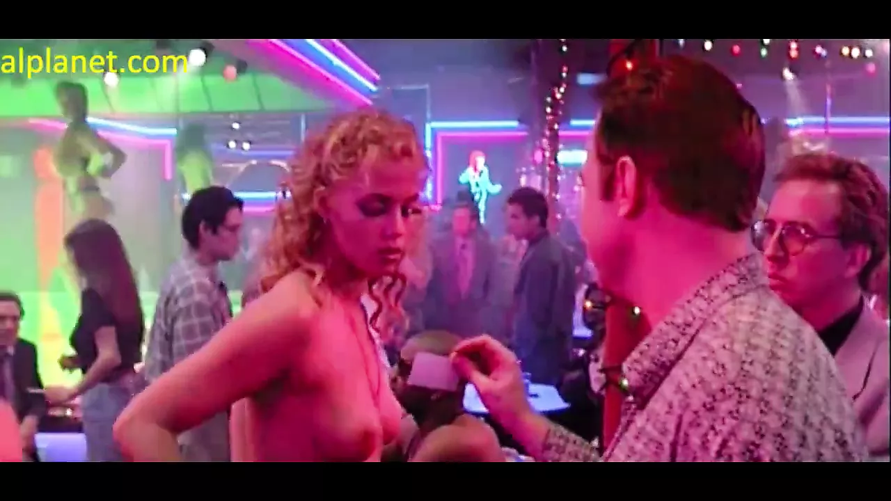 Vídeos Porno De Elizabeth Berkley Desnuda Vídeos Porno Y Grabaciones