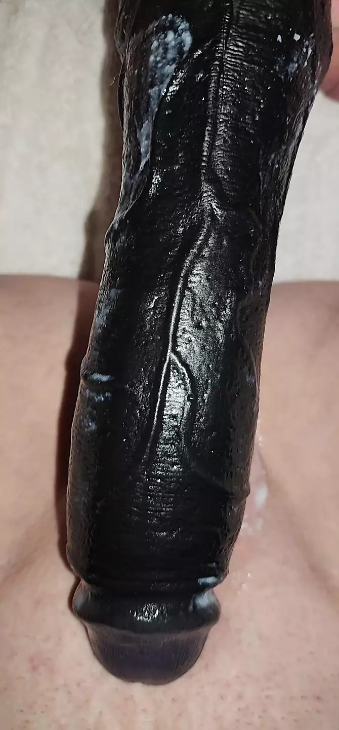 10 Pouces De Grosse Bite Noire Entièrement Insérée Dans Ma Chatte Gode