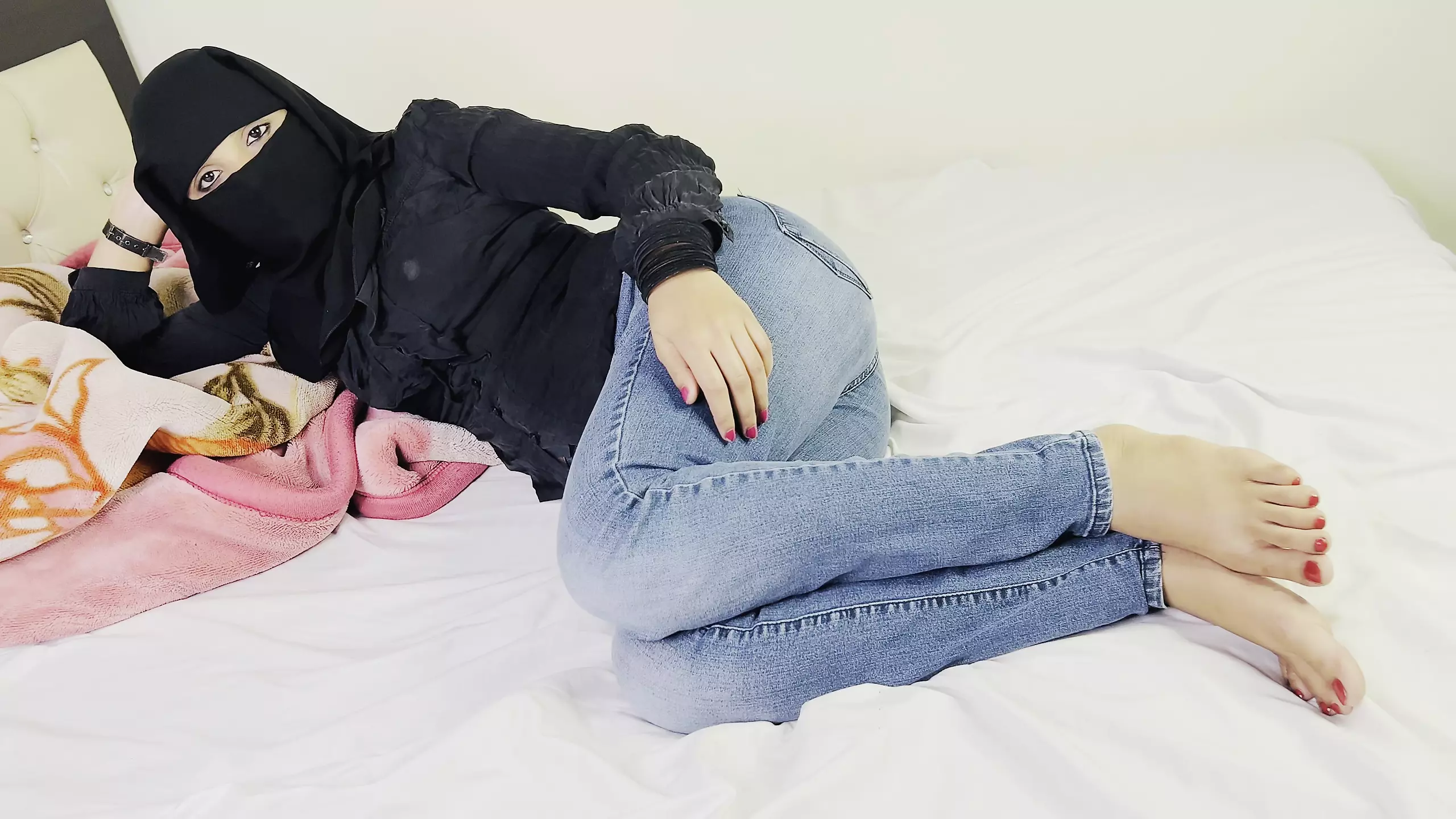 德西年轻的女房东被房客德西房客男孩年轻的房东印度语语音性爱视频 Xhamster