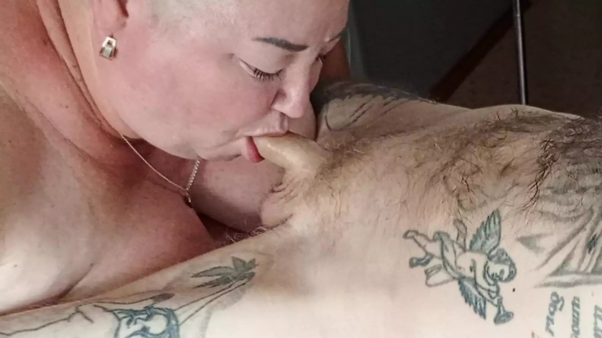 Ma Belle Mère Suce Et Branle Ma Bite Avec Ses Mains Et Ses Seins Xhamster