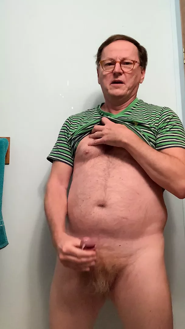 Papi Bär Wichst Im Badezimmer Xhamster