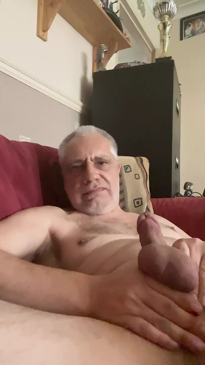 नए खिलौने के साथ चुदाई Xhamster