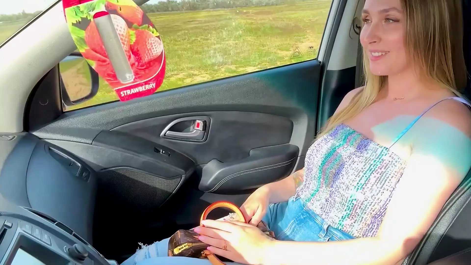 La Belle Mère Baise Dans La Voiture Avec Le Camarade De Classe De Son Beau Fils Xhamster