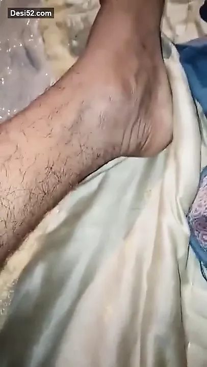 Un mari écrase les seins de sa femme | xHamster