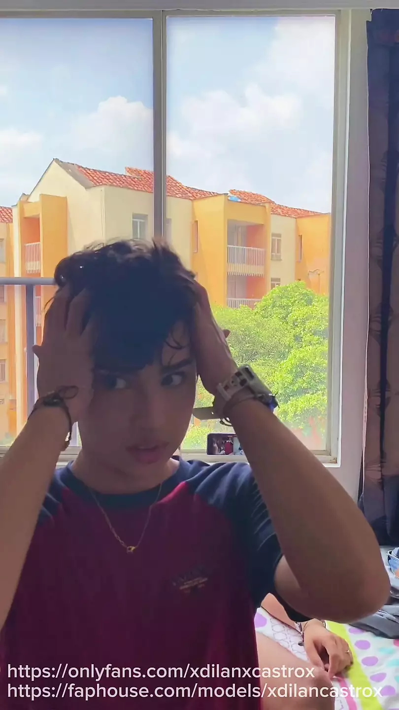 Joven Vecino Gay Me Pide Que Le Chupe El Culo Luego Me Chupa La Verga Hasta Hacerme Venir En Su