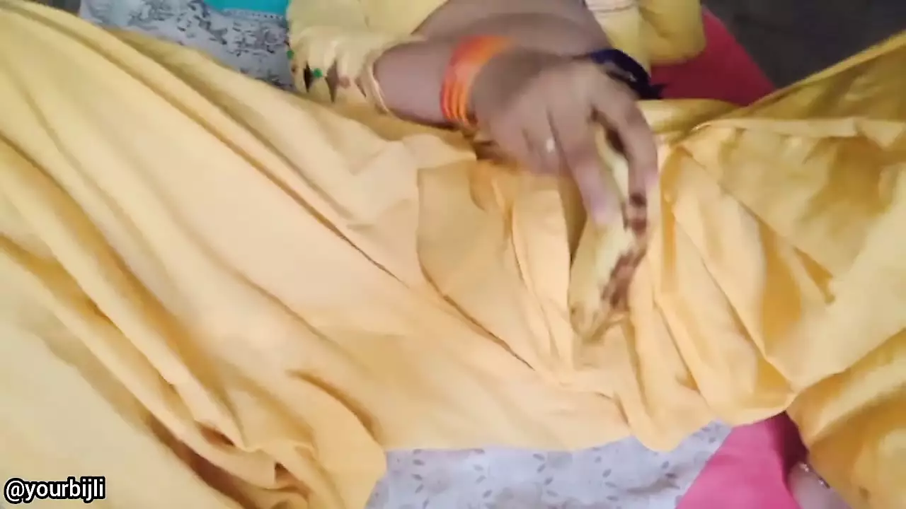 Une fille desi se masturbe avec une banane de la taille d’une bite | xHamster