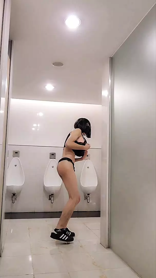 Black Lingerie Exhibitionist Day 3: Taiwanese Shemale Skinny Porn | xHamster