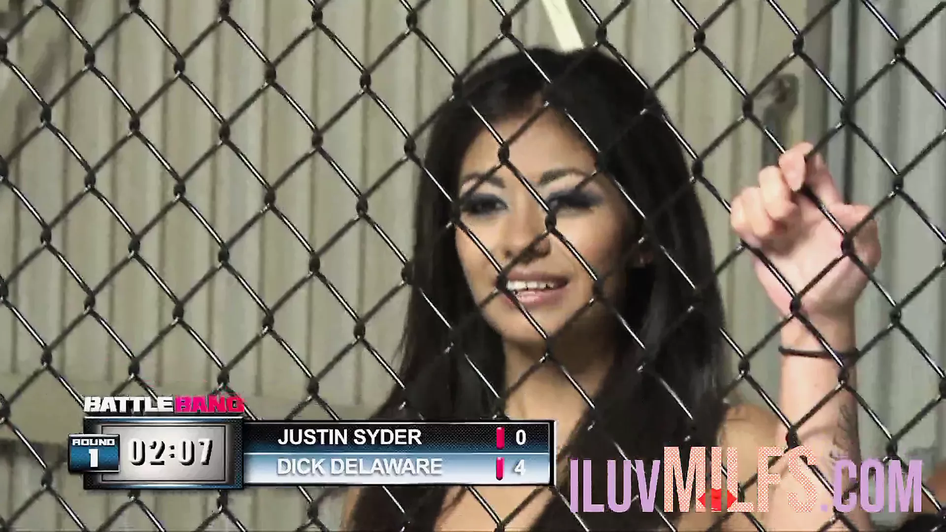 Une bombasse bronzée aux petits seins se fait détruire la chatte | xHamster