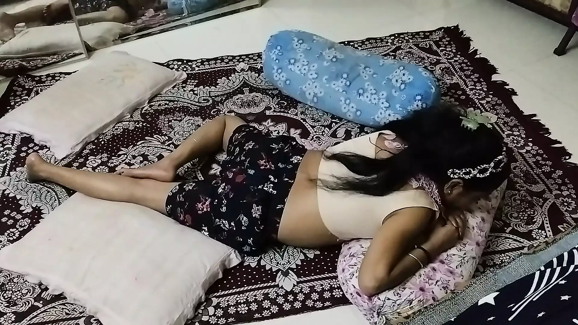 Une bhabhi desi indienne joue avec son beau-père, téton sexy, chatte et seins minuscules | xHamster