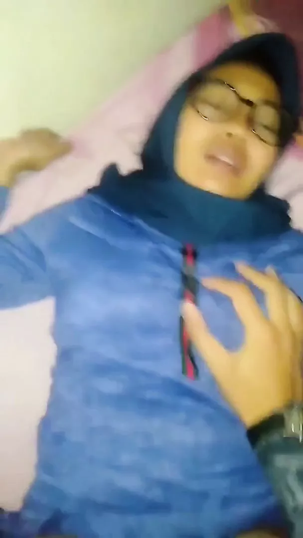 Hijab Glasses Indonesian Amateur Amateur Porn XHamster