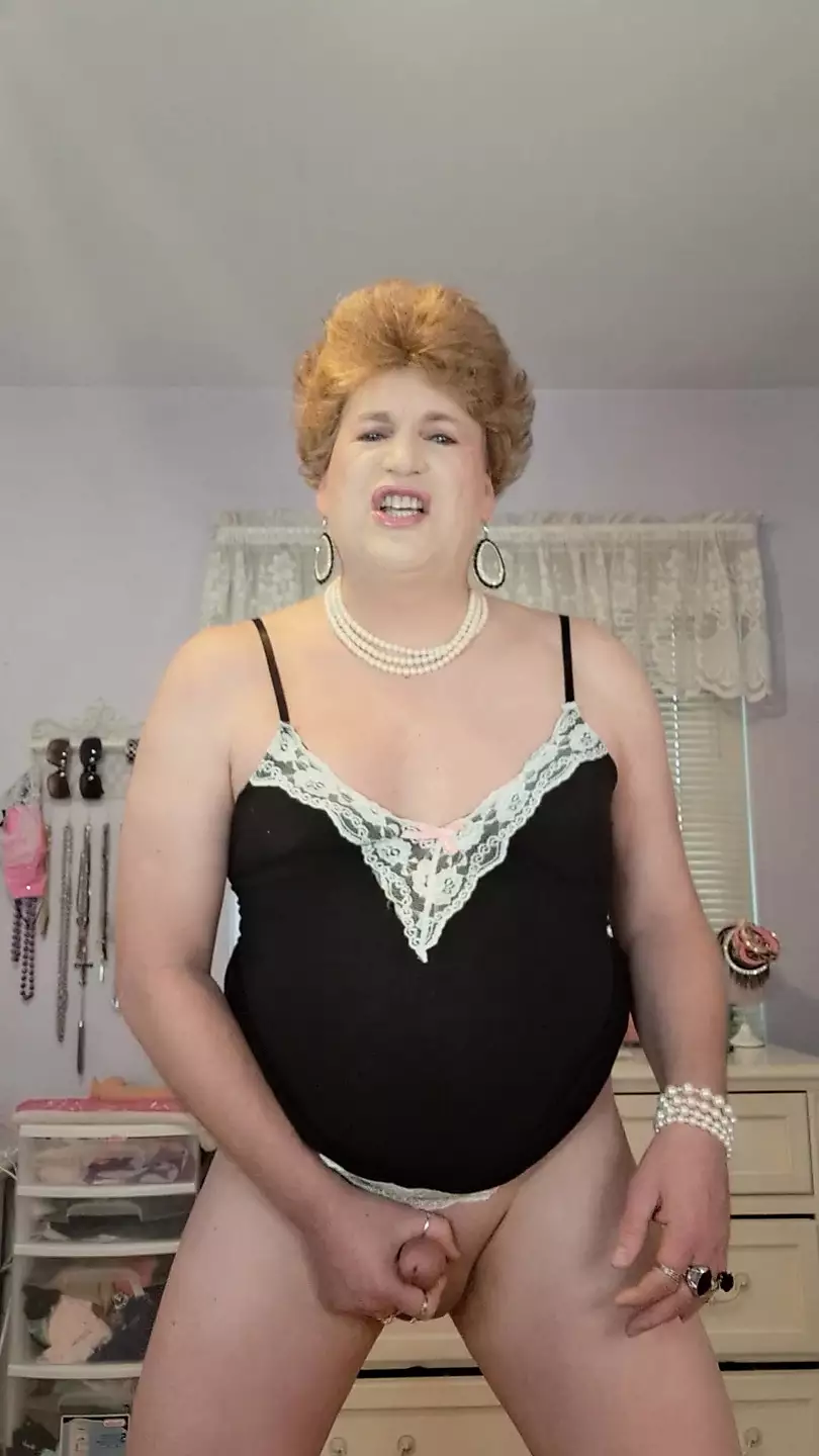 Golden Gurl Vicki Is A Greedy Granny Tranny American Shemale Anal