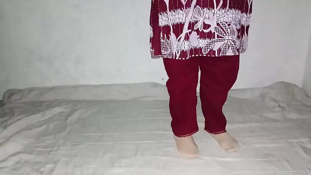 Aunty Keh Rahi Hy Bahir Nahi Nekalo Na Pakistani Pegging Porn Xhamster