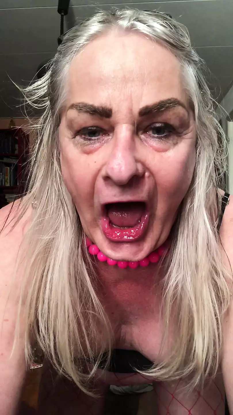 Buttlegs Fat White Ass And Cock Shoots Cum Dutch Shemale Milf Porn Xhamster