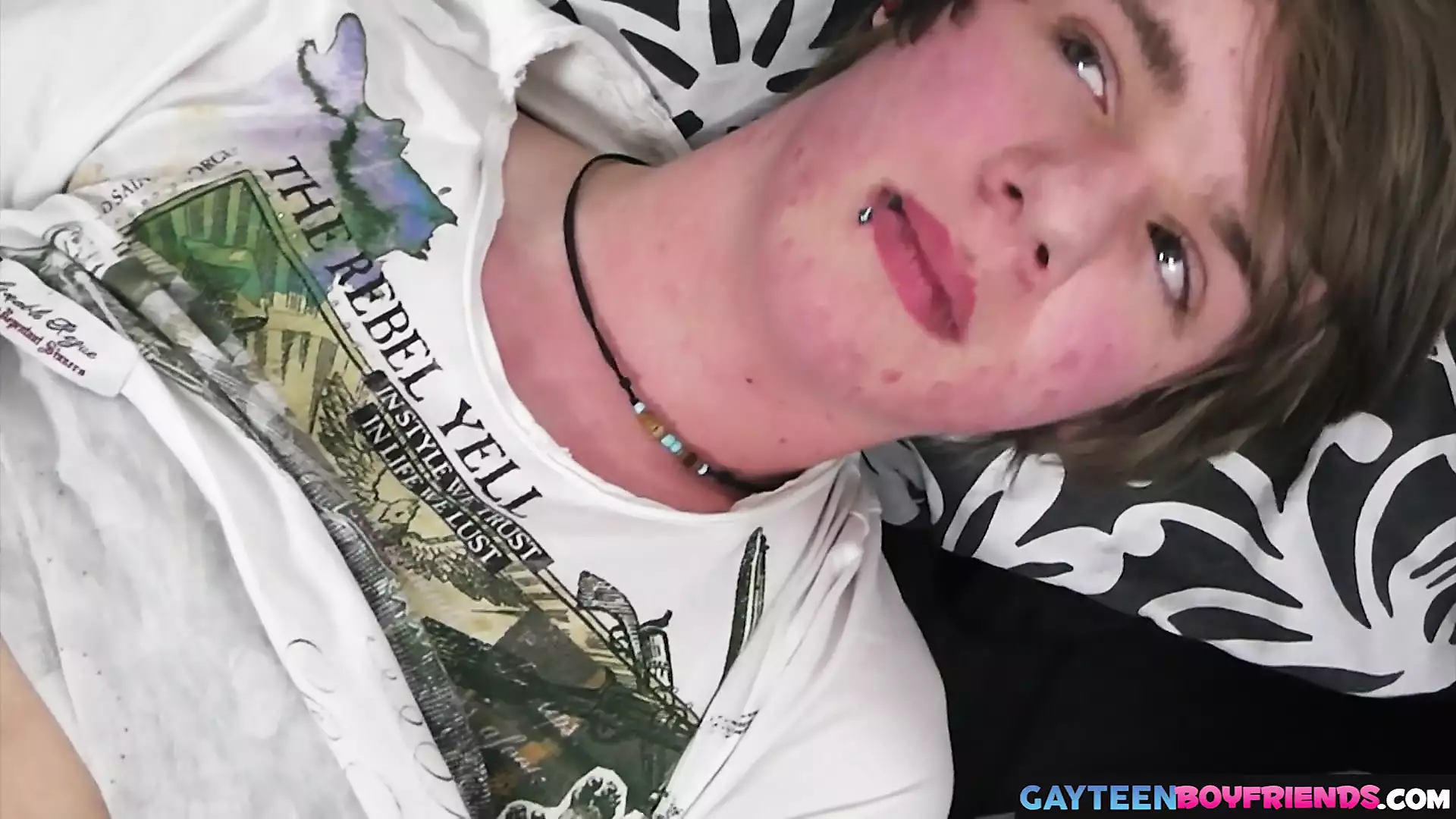 Sehr süßer teen emo-junge mit großem schwanz | xHamster