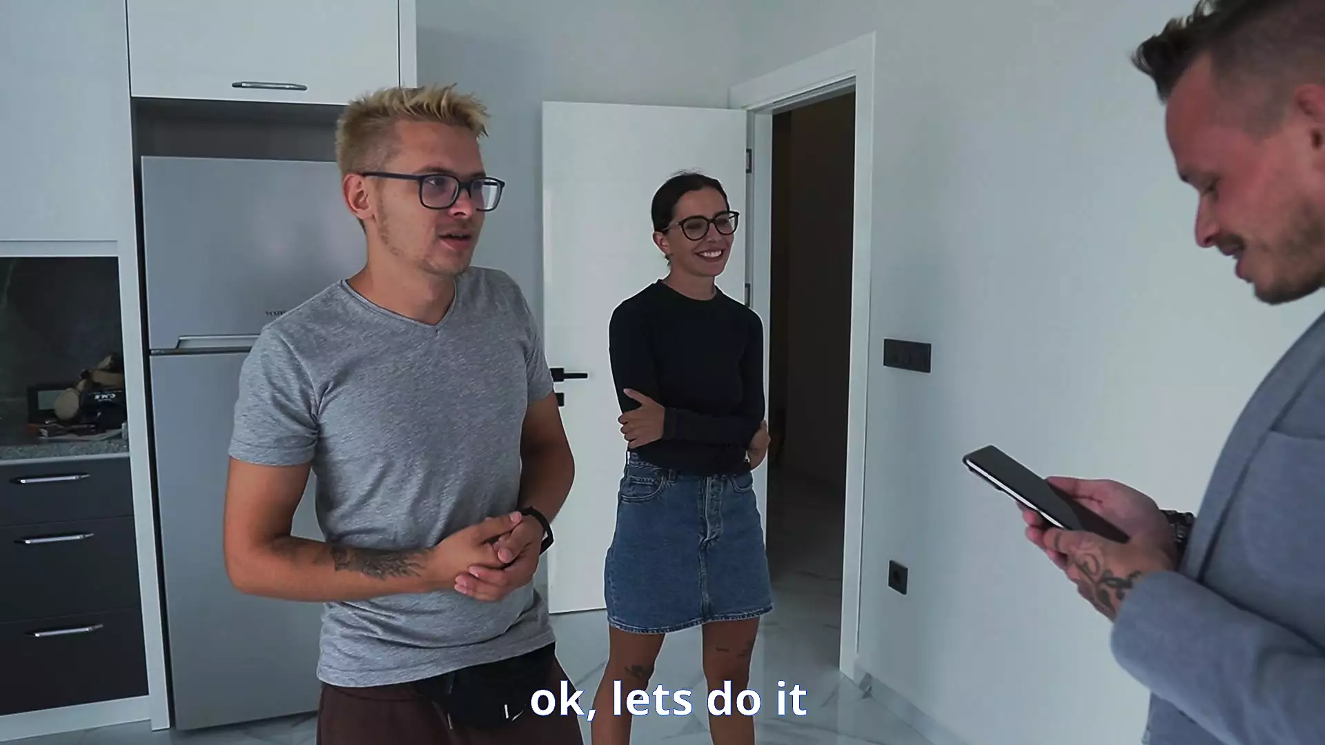 Suami cuckold, tonton isterinya dikongkek dari belakang! | xHamster