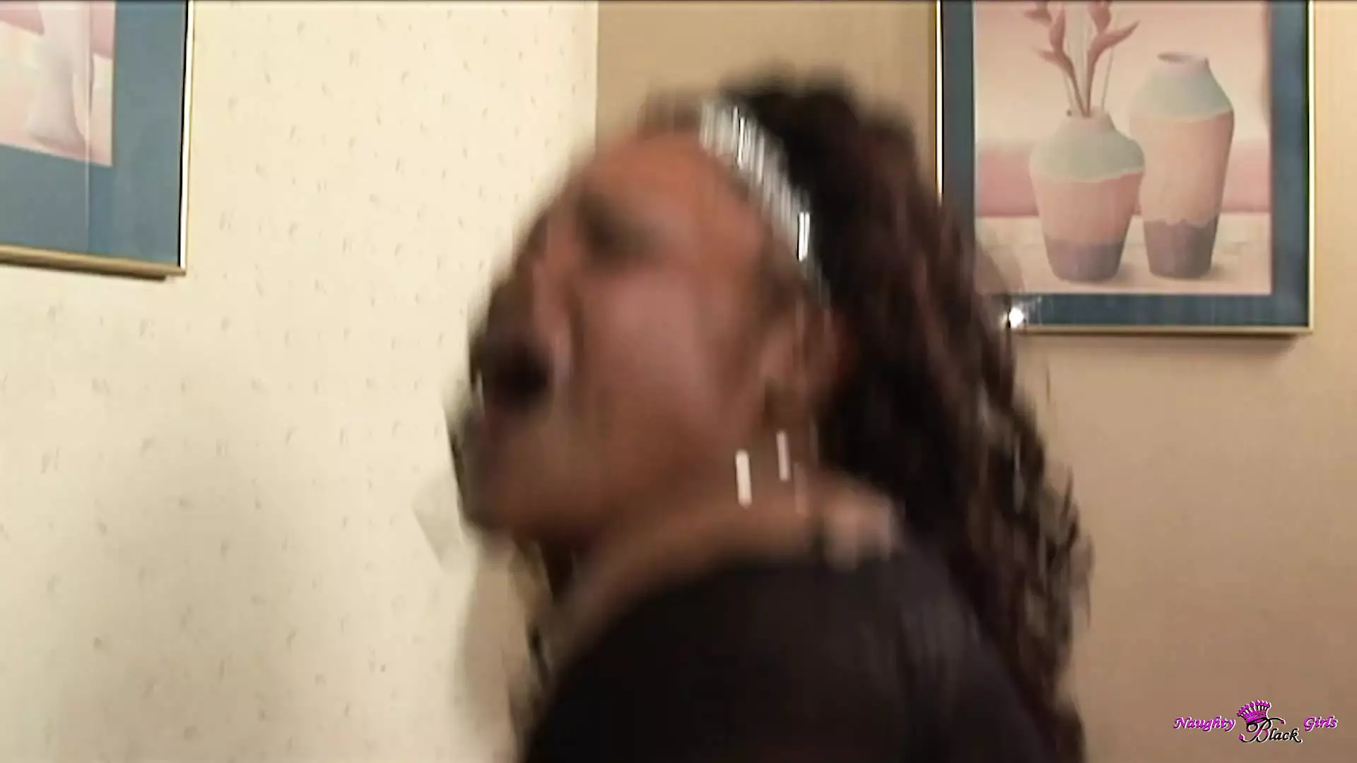 Pleasurety hat viele ebenholzkurven und liebt es, zu ficken und leckeres bbc-sperma zu lutschen ...