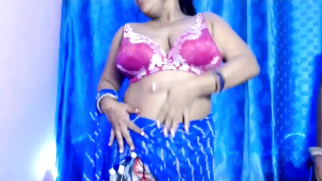 Desi Hot Sexy Beautiful Girl Opens Her Clothes And Bares Her Boobs And