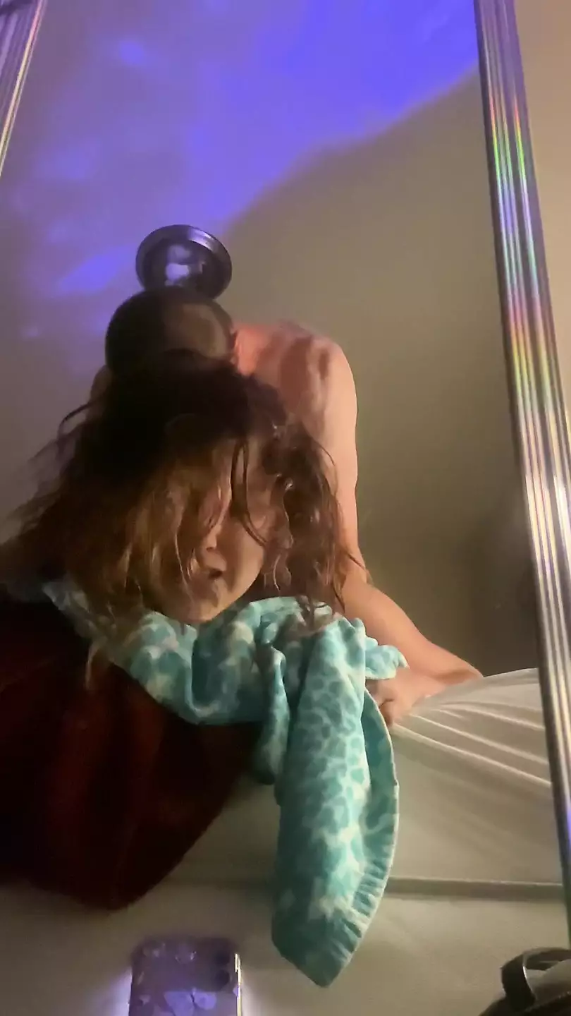 He Fucks Me So Hard My Eyes Roll Back And I Squirt All Over His Coce