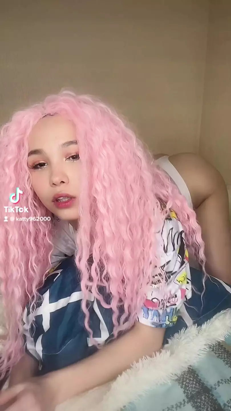 Tik Tok Une Jeune Asiatique De Plus De 18 Ans Pour Attirer Les Papas Xhamster