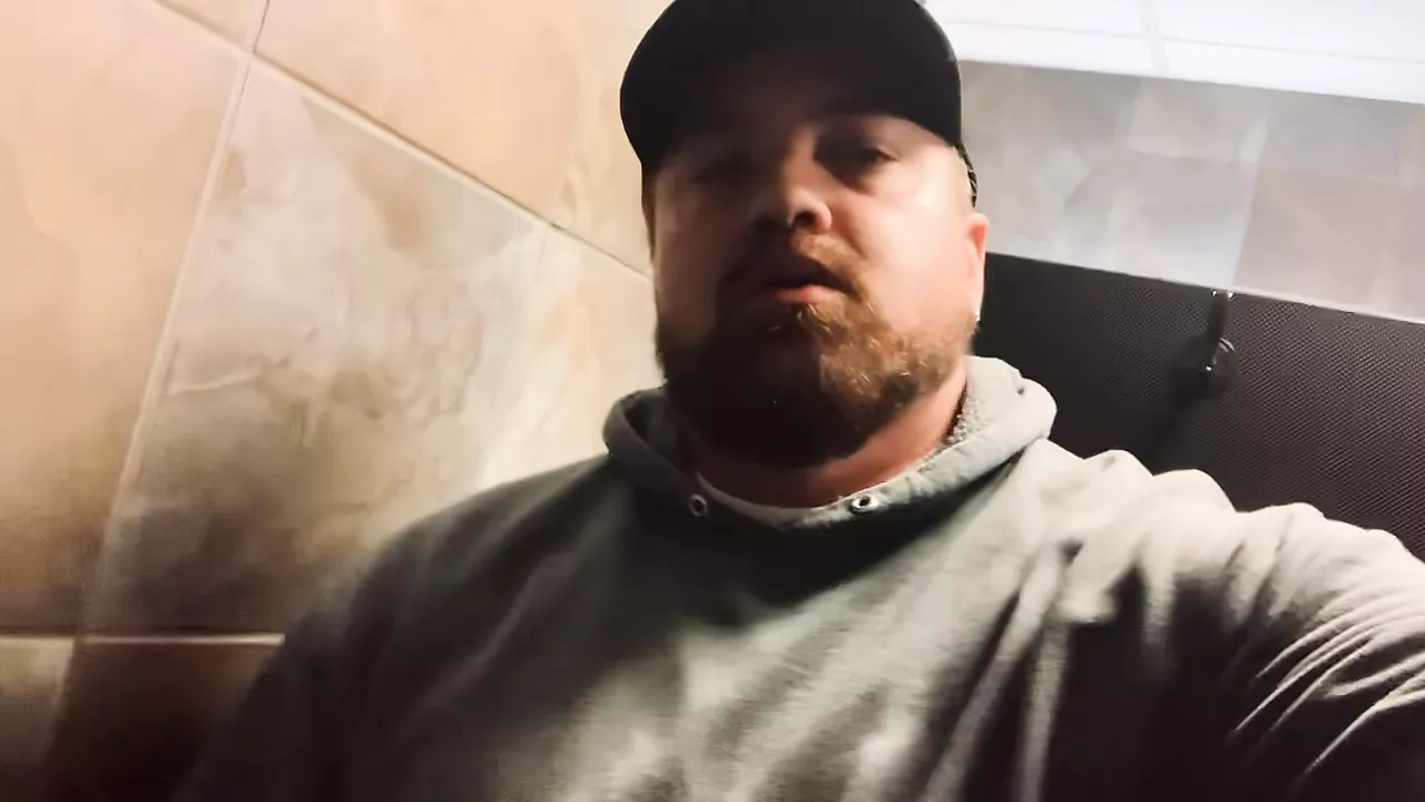 Naked Tradie Builder Shoots Spunk Over Ginger Pubes And Eats Cum From