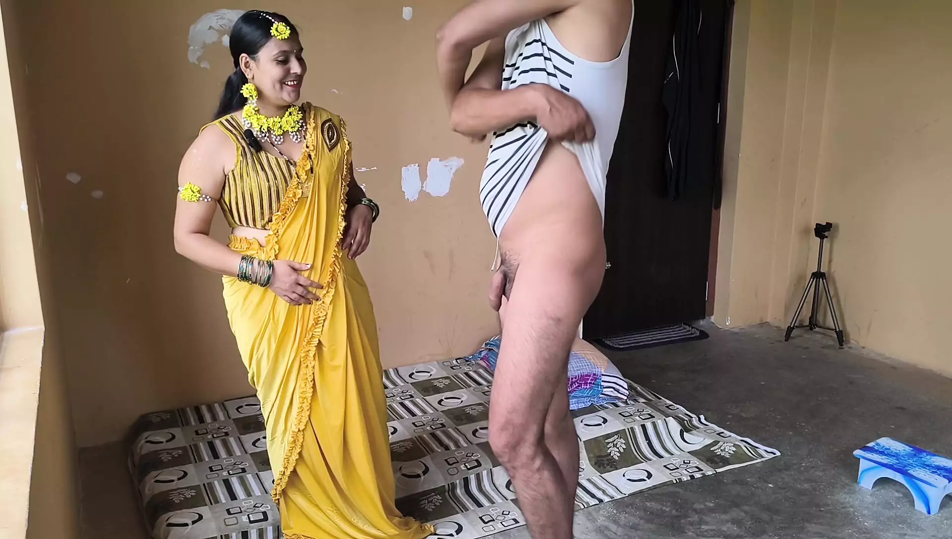 Puja Trägt Einen Gelben Sari Und Sieht Aus Wie Ein Engel Hardcore Sex