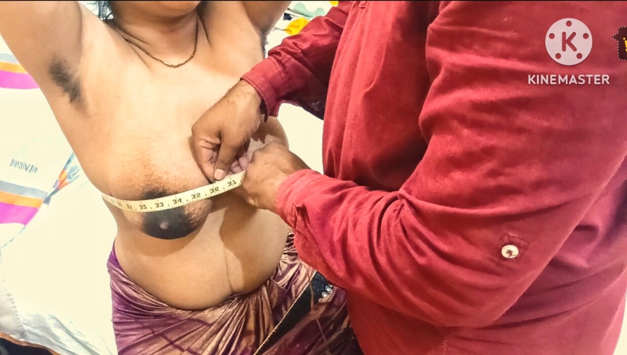 Indian Aunty Ko Tailor Ne Choda Jab Wo Blouse Fitting K Liye Aayi Thi Hindi Sex Video Xhamster