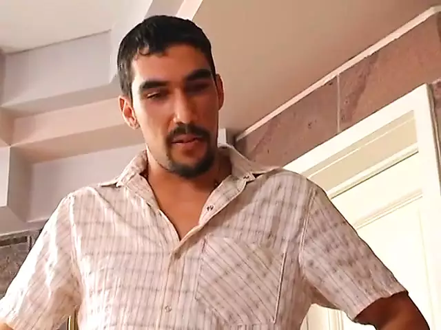 Cara Com Tesão Com Van Dyke Beard Gosta De Foda Anal No Banheiro E 0967