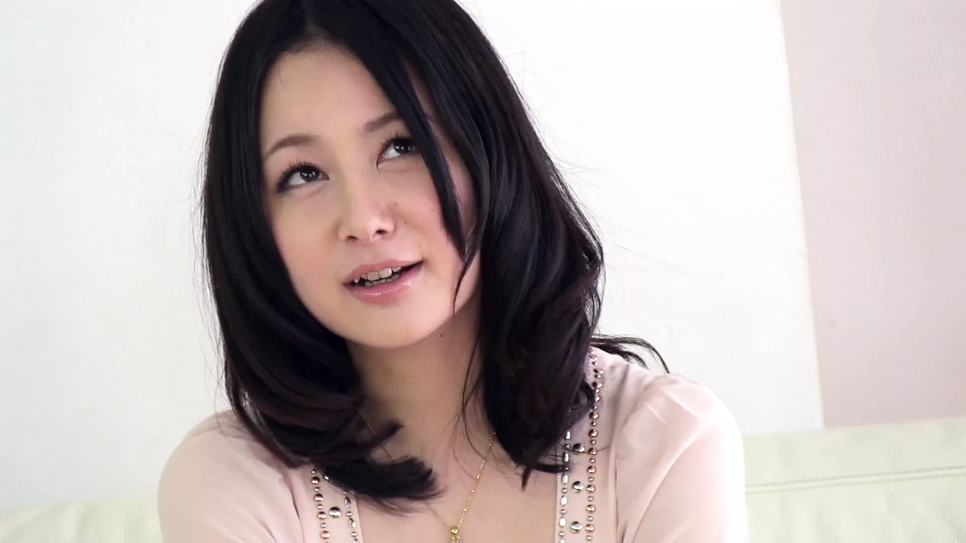 Amateur Japanese Sex Young Woman Has A Very Wet Pussy When Touched By A