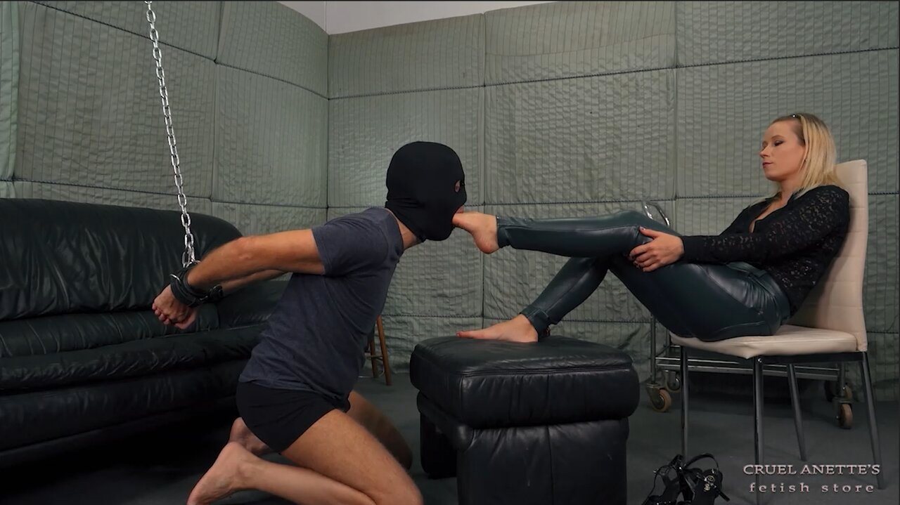 Mistress Anette Foot Domination Foot Worship Foot Fetish Sole